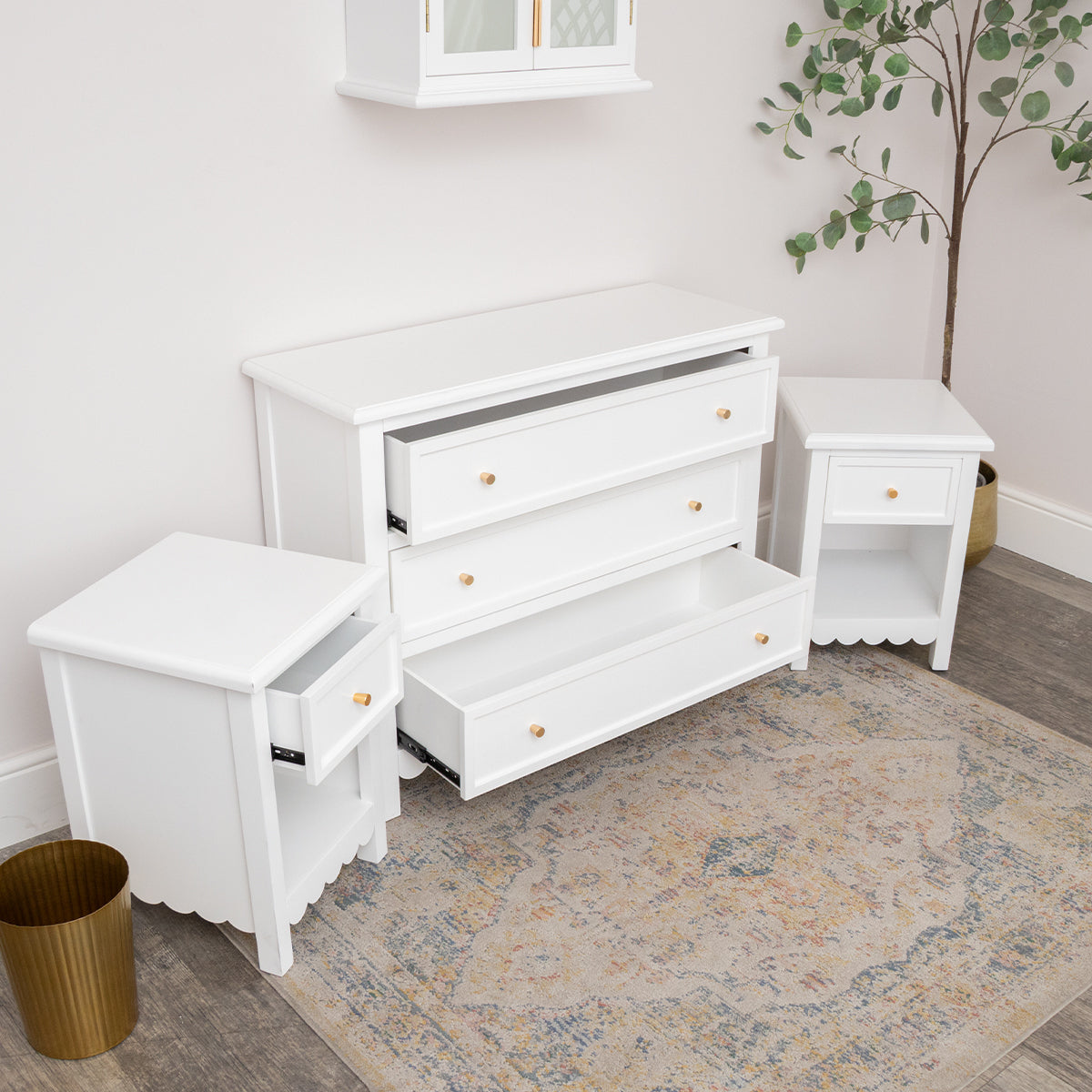 Large Scalloped 3 Drawer Chest of Drawers & Pair of Bedside Tables - S ...
